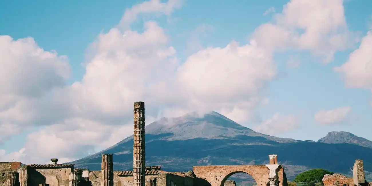Pompeii & Mount Vesuvius: Day Trip from Rome + Lunch | Naples Pompeii